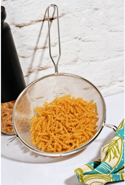 Rennway Orta Boy Metal Saplı Kalaylı Un - Süt - Şeker - Bakliyat Süzgeci 17 cm Rennway Orta Boy Metal Saplı Kalaylı Un - Süt - Şeker - Bakliyat Süzgeci 17 cm