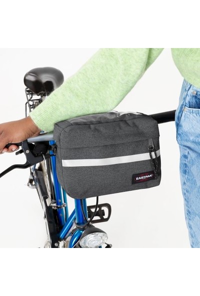 Eastpak Aman Bike Black Denim Bisiklet Çantası EK0A5BAM77H Eastpak Aman Bike Black Denim Bisiklet Çantası EK0A5BAM77H