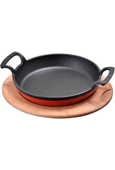 Lava Yuvarlak Kulplu Tava ve Ahşap Altlıklı. Çap(Ø) 20CM. - Kırmızı Lava Yuvarlak Kulplu Tava ve Ahşap Altlıklı. Çap(Ø) 20CM. - Kırmızı