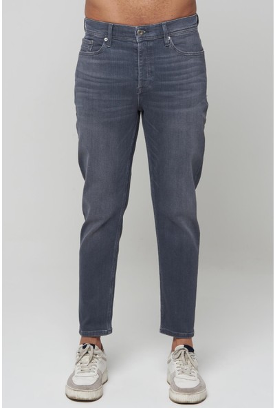 Cross Jeans Julian Gri Normal Bel Düğmeli Tapered Fit Jean Pantolon E 4401-006 Cross Jeans Julian Gri Normal Bel Düğmeli Tapered Fit Jean Pantolon E 4401-006