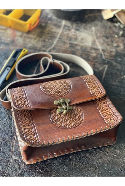 Yaşam Çiçeği Işlemeli Hakiki Deri Çanta