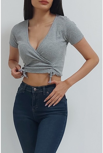 Stil Budur Kruvaze Yaka Büzgülü Bluz Gri Stil Budur Kruvaze Yaka Büzgülü Bluz Gri