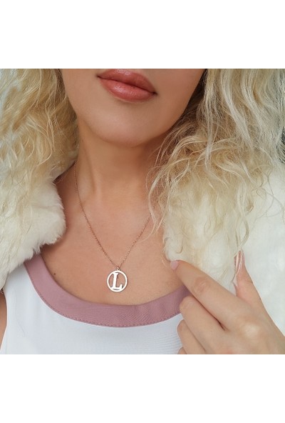 Vaoov 925 Ayar Gümüş Yuvarlak Çerçeveli Harf Kolye