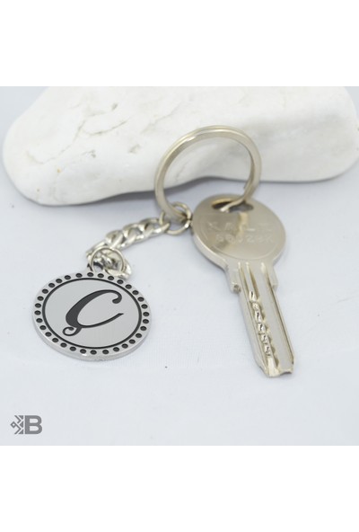 Bayzade Ç Harfi Yuvarlak Çelik Anahtarlık Bayzade Ç Harfi Yuvarlak Çelik Anahtarlık
