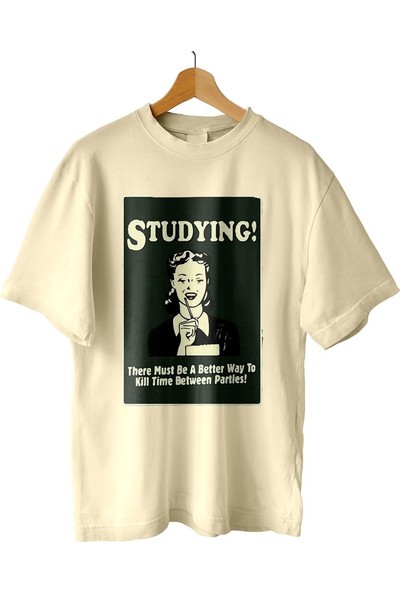 Almicrab Oversize Studying Poster Tişört