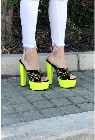 udbyswoman Peter Siyah Sarı Yüksek Topuklu Terlik