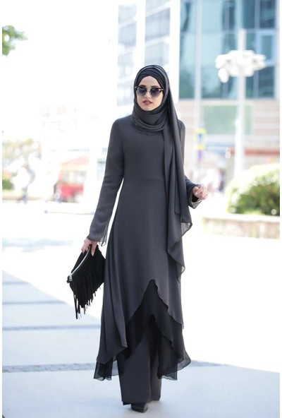 Piennar Havin Multi Şifon Çift Kat Detaylı Hakim Yaka Ikili Tesettür Takım Gri Piennar Havin Multi Şifon Çift Kat Detaylı Hakim Yaka Ikili Tesettür Takım Gri