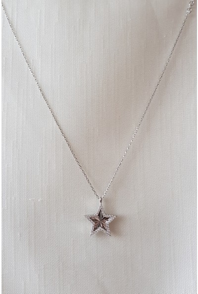 Tuna Lina Yıldız Kolye