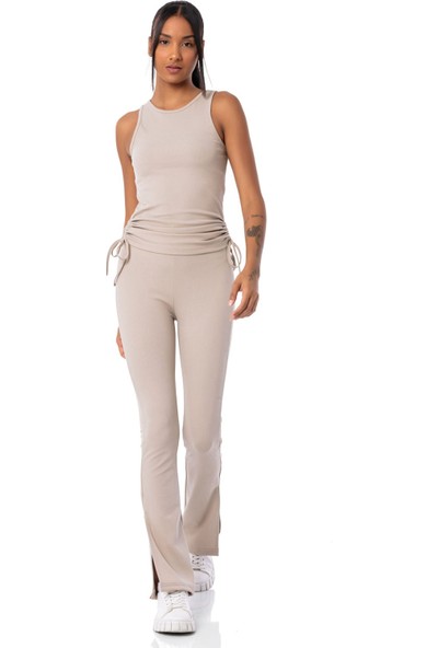 Yeliss Taş Rengi Yanı Bağcık Büzgülü Atlet ve Yüksek Bel Yan Yırtmaçlı Tayt Takım Yeliss Taş Rengi Yanı Bağcık Büzgülü Atlet ve Yüksek Bel Yan Yırtmaçlı Tayt Takım