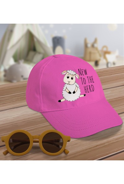 Bk Kids New To The Herd Tasarımlı Pembe Cotton Çocuk Şapkası ve Sarı Çocuk Güneş Gözlüğü Hediye Seti