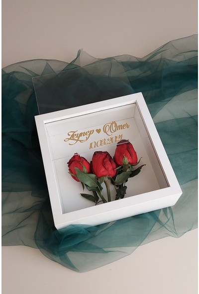 Verda Çerçeve 25 x 25 cm 7 cm Derin Gül Kutusu Anı Çerçevesi! Üsten Açılır Pleksi Cam Yeni Model Verda Çerçeve 25 x 25 cm 7 cm Derin Gül Kutusu Anı Çerçevesi! Üsten Açılır Pleksi Cam Yeni Model