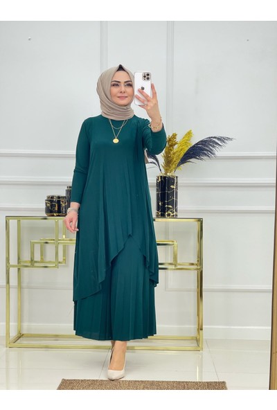 Eslem Afra Piliseli Pantolonlu Takım Eslem Afra Piliseli Pantolonlu Takım