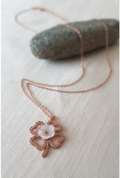 Tuna Lina Lotus Çiçeği Kolye