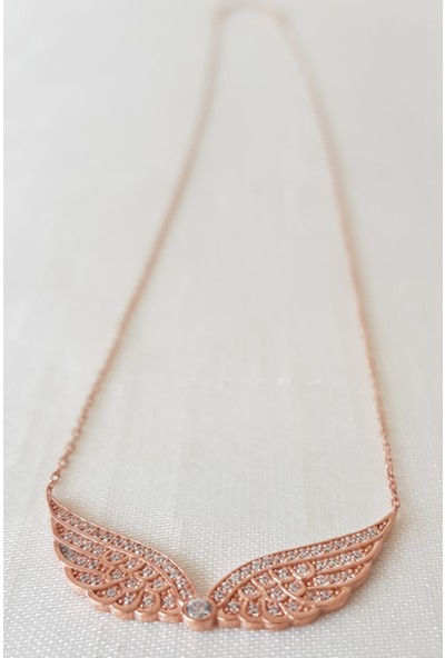 Tuna Lina Kanatlı Kolye