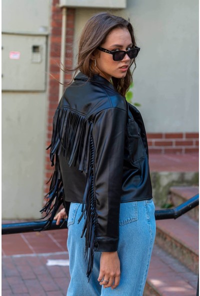 Petmudo AVM Püskül Detaylı Deri Ceket - Siyah Petmudo AVM Püskül Detaylı Deri Ceket - Siyah