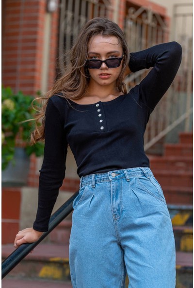 Geniş Yakalı Düğmeli Kaşkorse Bluz - Siyah