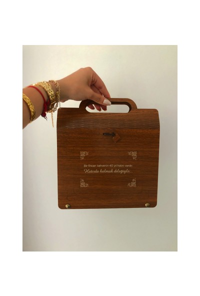 Hediyelik Lüksahşap Kutulu 2'li Kahvefincan Seti Hediyelik Lüksahşap Kutulu 2'li Kahvefincan Seti