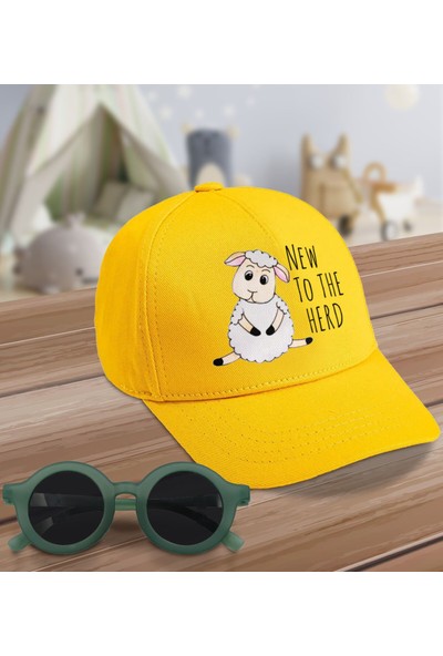 BK Kids New To The Herd Tasarımlı Sarı Cotton Çocuk Şapkası ve Yeşil Çocuk Güneş Gözlüğü Hediye Seti
