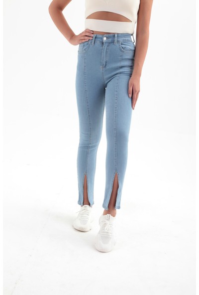 Coral Paçaları Önden Yırtmaçlı Kot Pantolon Açık Mavi