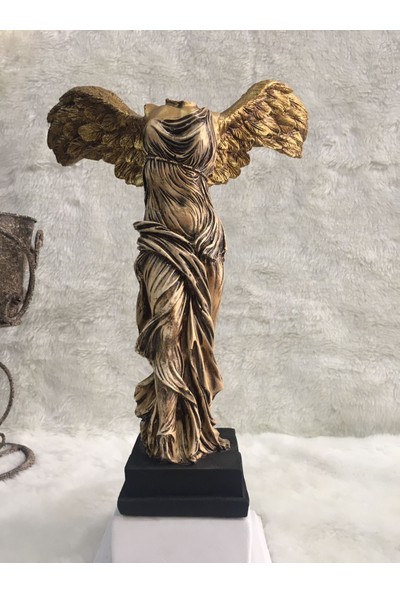 Antik Nike Heykeli ( Başsız Kanatlı Melek )