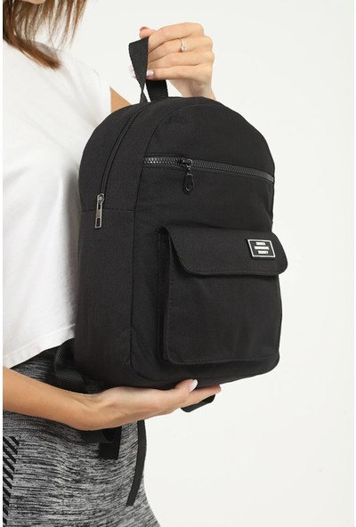 Shaka U15 3 Bölmeli Sırt Çantası U:30 cm E:25 cm G:9 cm