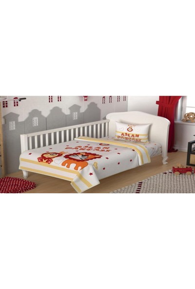 Taç Lisanslı Bebek Pike Takımı Galatasaray Lion Baby Taç Lisanslı Bebek Pike Takımı Galatasaray Lion Baby