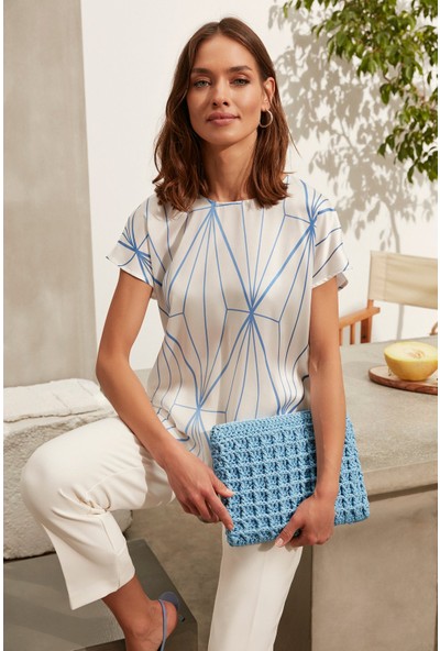 Silk And Cashmere Beyaz Ipekli Monica Yuvarlak Yaka Desenli Kısa Kol Bluz Silk And Cashmere Beyaz Ipekli Monica Yuvarlak Yaka Desenli Kısa Kol Bluz