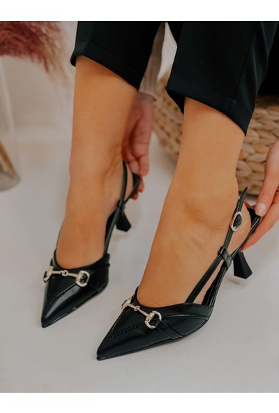 Siyah Deri (Moss) Toka Detay Kadın Stiletto Siyah Deri (Moss) Toka Detay Kadın Stiletto