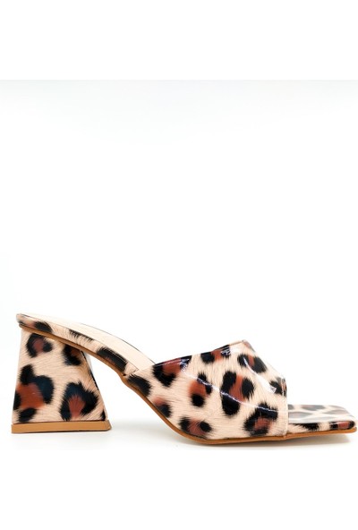 Zabina Elda Üçgen Topuklu Tüm Yüz Cilt Rugan Terlik Zabina Elda Üçgen Topuklu Tüm Yüz Cilt Rugan Terlik