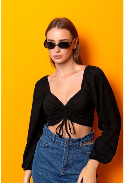 Ön Tüneli Yaka Kol Lastikli T-Şhirt Ön Tüneli Yaka Kol Lastikli T-Şhirt