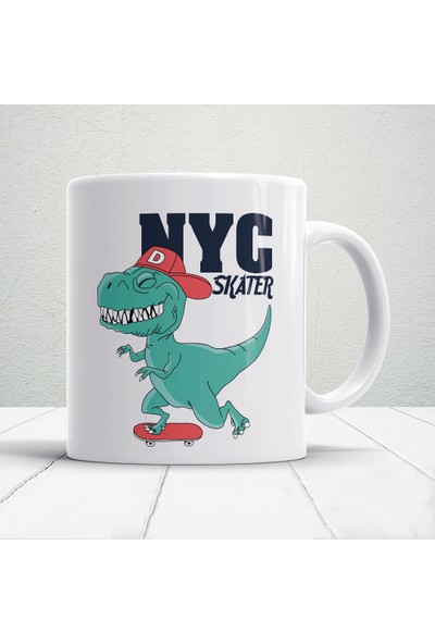 Mağaza Depom Kaykay Yapan Dinozor Figürlü Basklı Kupa Mağaza Depom Kaykay Yapan Dinozor Figürlü Basklı Kupa