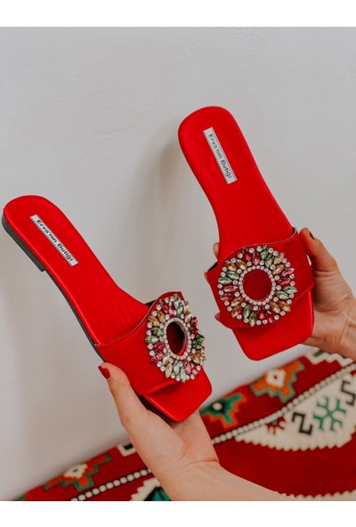 Kırmızı Saten (Diamond) Taş Detay Kadın Terlik