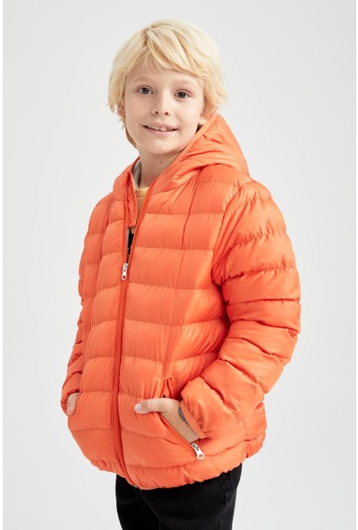 DeFacto Erkek Çocuk Regular Fit Kapüşonlu Polar Astarlı Mont X5455A622AU DeFacto Erkek Çocuk Regular Fit Kapüşonlu Polar Astarlı Mont X5455A622AU