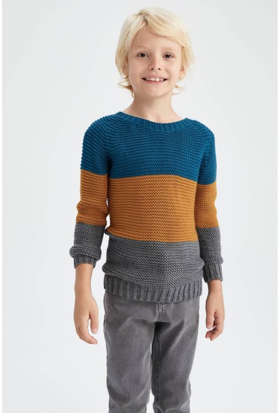 DeFacto Erkek Çocuk Regular Fit Bisiklet Yaka Triko Kazak R3179A622AU DeFacto Erkek Çocuk Regular Fit Bisiklet Yaka Triko Kazak R3179A622AU