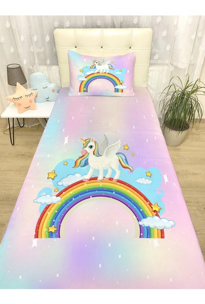 Evpanya Gökkuşağı Üstünde Unicorn Desenli Yatak Örtüsü ve Yastık Kılıfı Evpanya Gökkuşağı Üstünde Unicorn Desenli Yatak Örtüsü ve Yastık Kılıfı