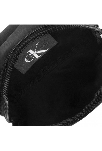 Erkek Calvin Klein Logo Stripe N/s Phone Xbody Erkek Kartlık - Cüzdan K50K508900 Erkek Calvin Klein Logo Stripe N/s Phone Xbody Erkek Kartlık - Cüzdan K50K508900