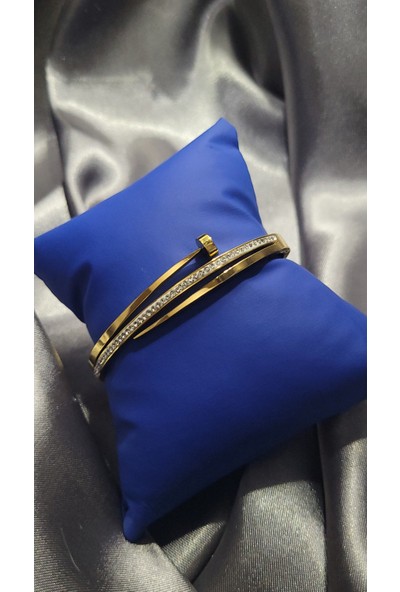 Furkan Group Çelik Kadın Bilezik Taşlı Çivi Model Altın Furkan Group Çelik Kadın Bilezik Taşlı Çivi Model Altın