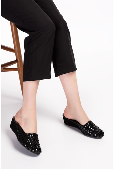 Kadın Siyah Örme Şık Ev Terliği