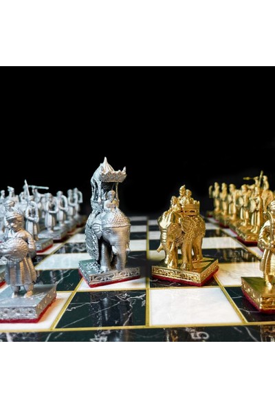 Zenart Hindistan Orta Çağ Satranç Seti Sandıklı Satranç Tahtası Ile Birlikte Zenart Hindistan Orta Çağ Satranç Seti Sandıklı Satranç Tahtası Ile Birlikte