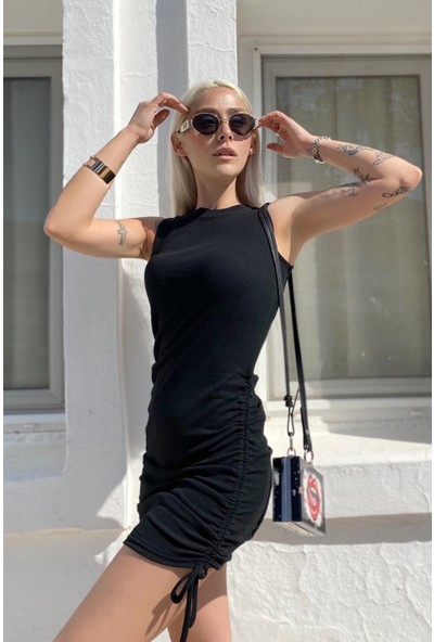 Swist Siyah Sıfır Kol Yandan Büzgülü Elbise