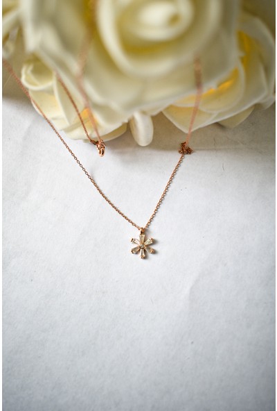 Jade Shine Rose Gümüş Minimal Çiçek Kolye