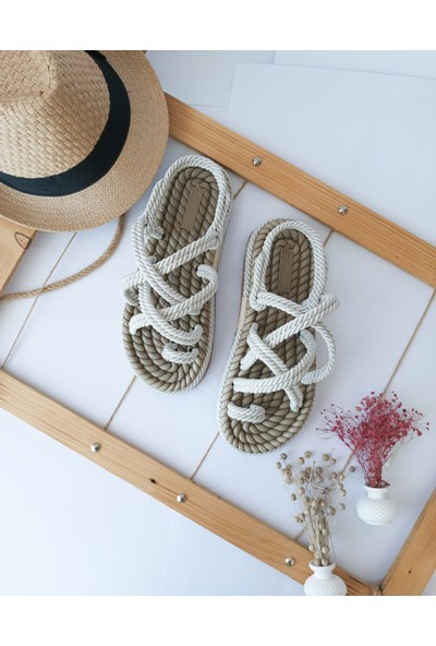 Akgün Kadin Hasir Beyaz Sandalet