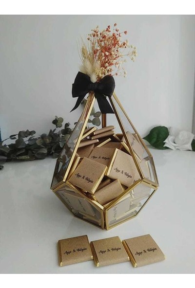 Kuru Gerçek Çiçek Süslemeli Büyük Boy Cam Prizma Kutulu Isimli Söz Nişan Isteme Çikolatası