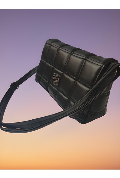 Kadın Siyah Kapitone Desenli Omuz Çantası
