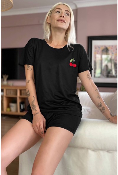 Pijama Evi Kiraz Nakışlı Örme Şortlu Kadın Pijama Takımı