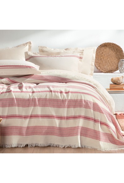 Yataş Bedding Meri Çift Kişilik Pike Takımı - Kırmızı Yataş Bedding Meri Çift Kişilik Pike Takımı - Kırmızı