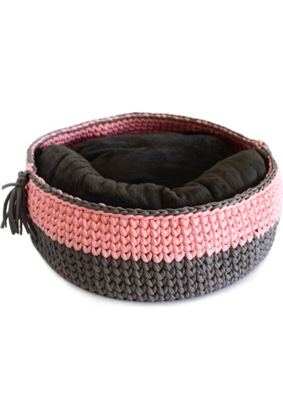 El Yapımı Kedi Köpek Yatağı El Yapımı Kedi Köpek Yatağı