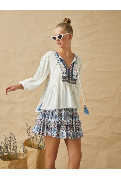 Etnik Işlemeli Püskül Detaylı Bluz