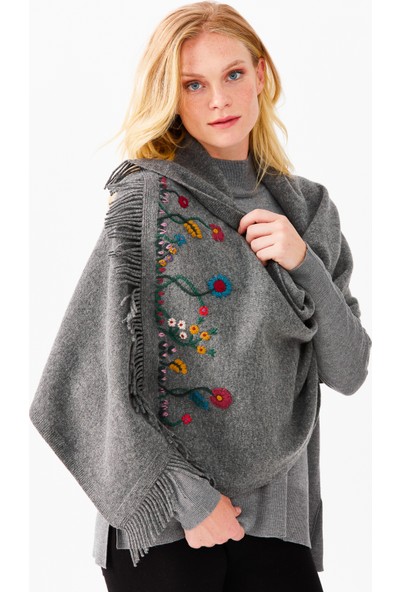 Desen Triko Kadın Işlemeli Püsküllü Şal Füme Desen Triko Kadın Işlemeli Püsküllü Şal Füme
