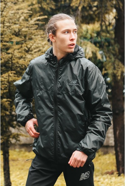 New Balance MNJ3236 Bk Rüzgarlık Yağmurluk Jacket Erkek Mont Siyah V2 New Balance MNJ3236 Bk Rüzgarlık Yağmurluk Jacket Erkek Mont Siyah V2